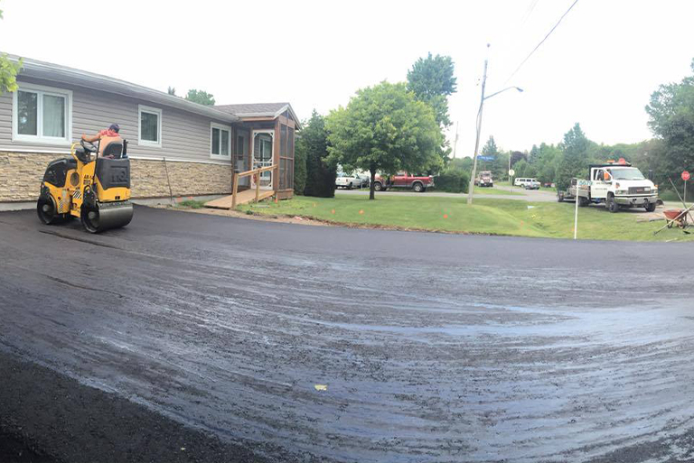 Low-Maintenance Driveways Find Durable, Stylish Options - Black Tar ...