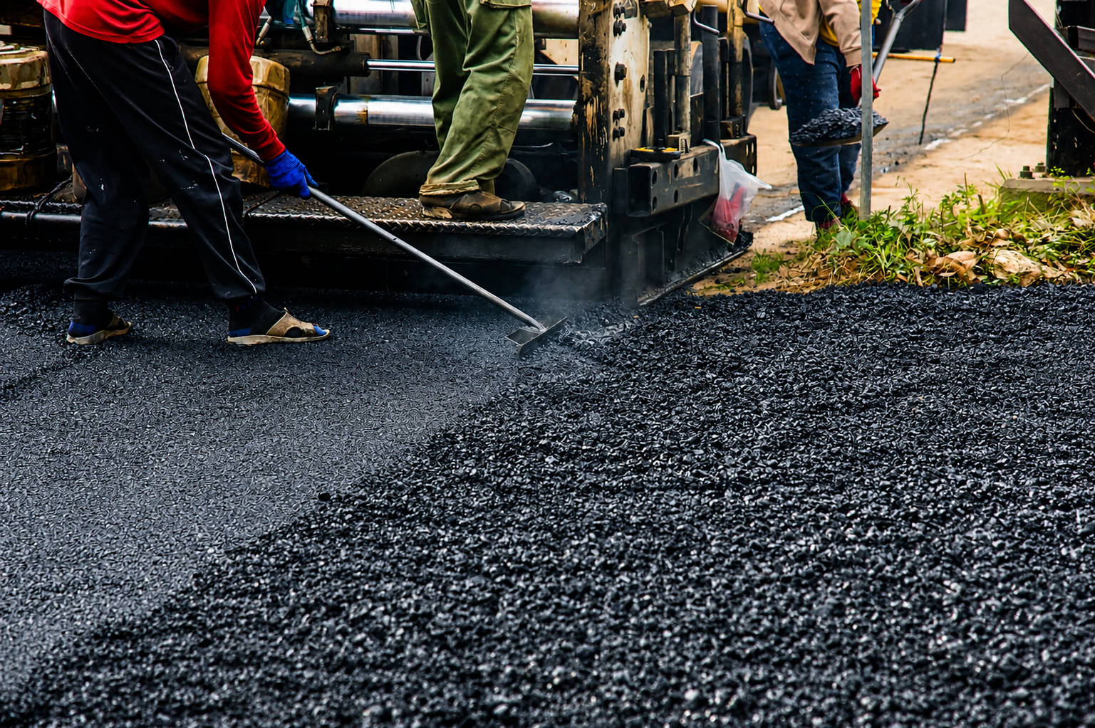 Why Asphalt Driveway Costs Are Higher Than Expected - Black Tar ...